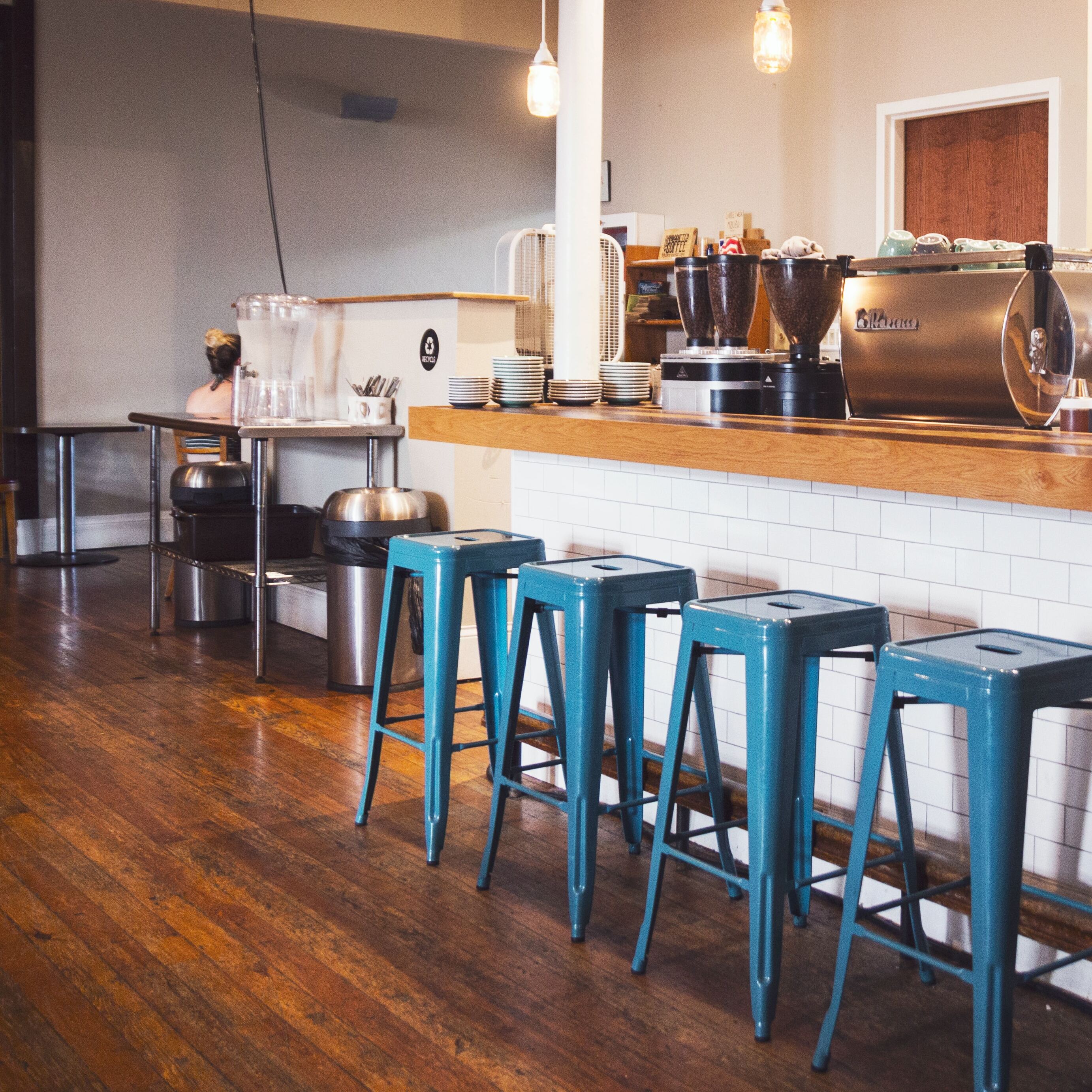 How to Create a Home Bar with Metal Bar Stools? | Furniture Planet